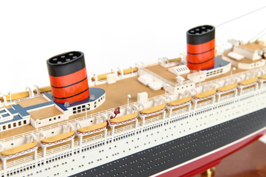 Wooden RMS Queen Elizabeth model | Seacraft Gallery Sydney