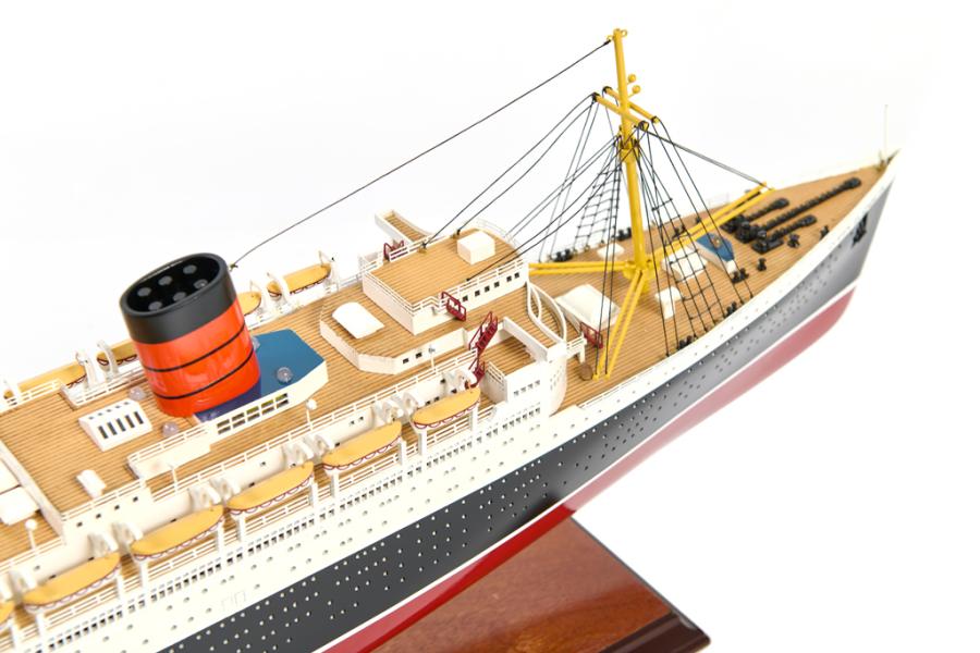 Wooden RMS Queen Elizabeth model | Seacraft Gallery Sydney
